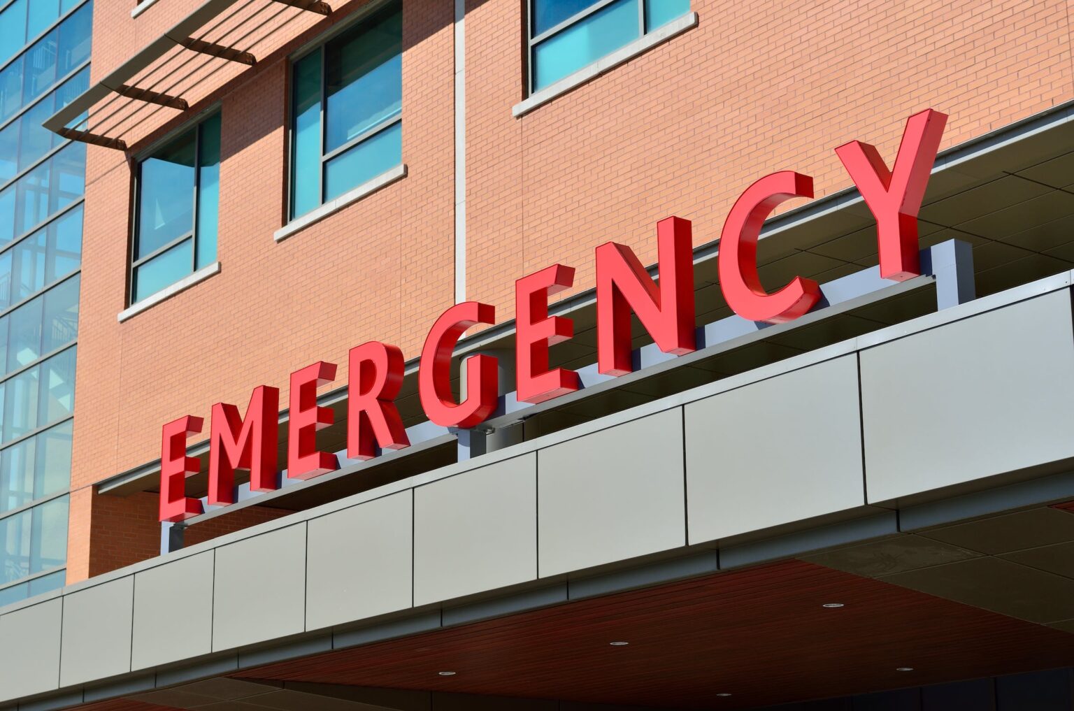 Emergency Room Nursing: Is It Right For You? | Fast CE For Less, Inc.